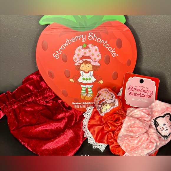 Hot Topic | Makeup | Strawberry Shortcake 3 Makeup Set Wscrunchies ...